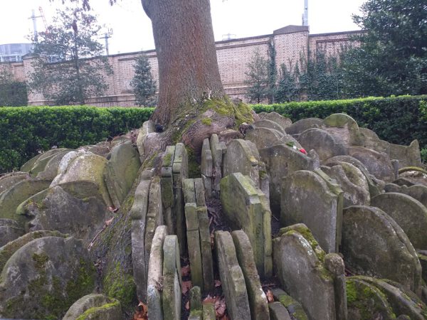 50 Berkeley Square - The most haunted house in London